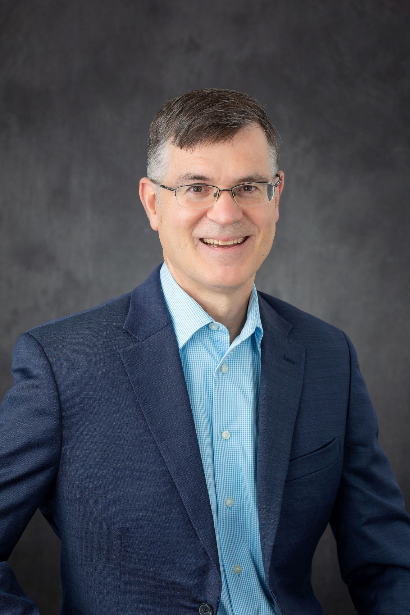 Dr. Michael Peters - Tonni Lea